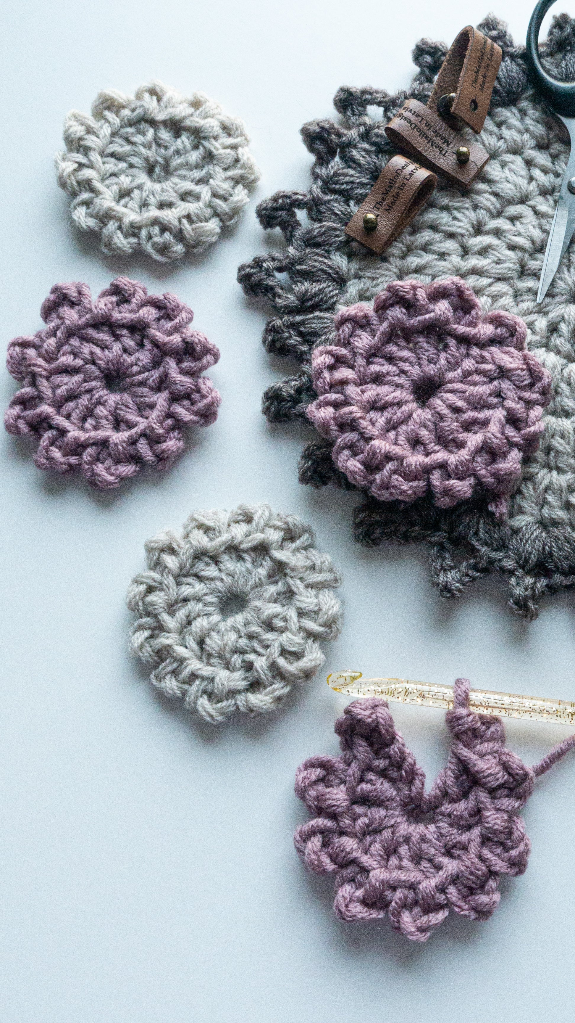 How To Crochet One Round Flower – TheMailoDesign